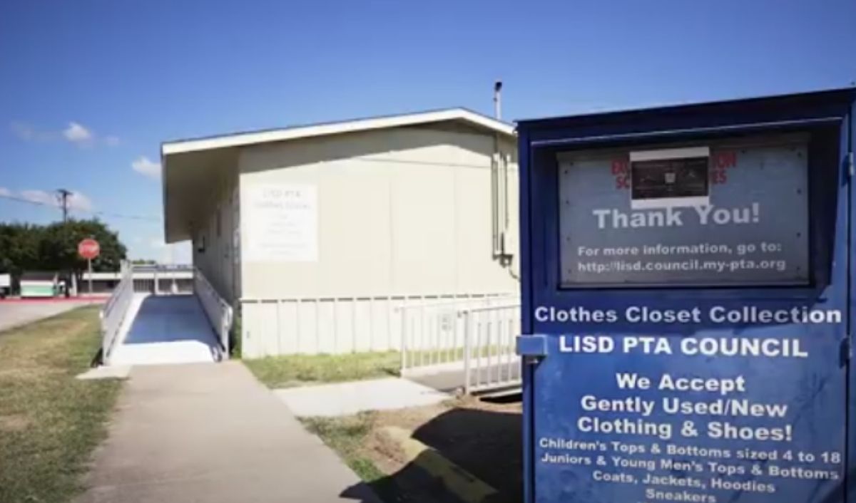 Volunteers Come Together, Offer Student Services Through PTA Clothes ...